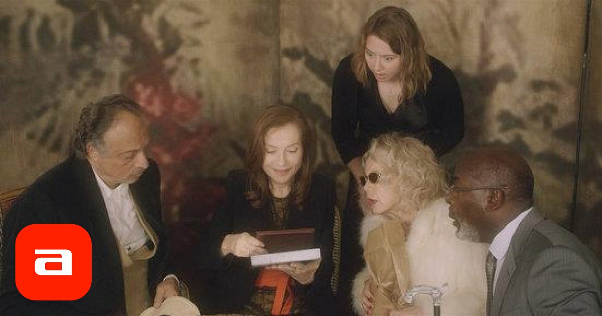 Манон Комб (Manon Combes) биография, фото, фильмография. Актриса